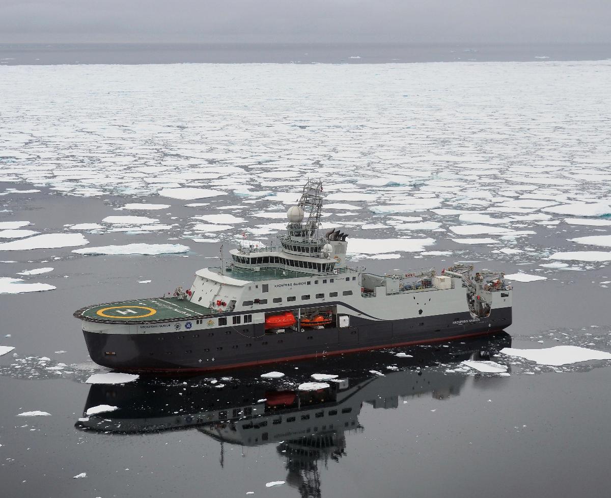 Prinsesse Ingrid Alexandra døper Norges nye forskningsskip | UiT