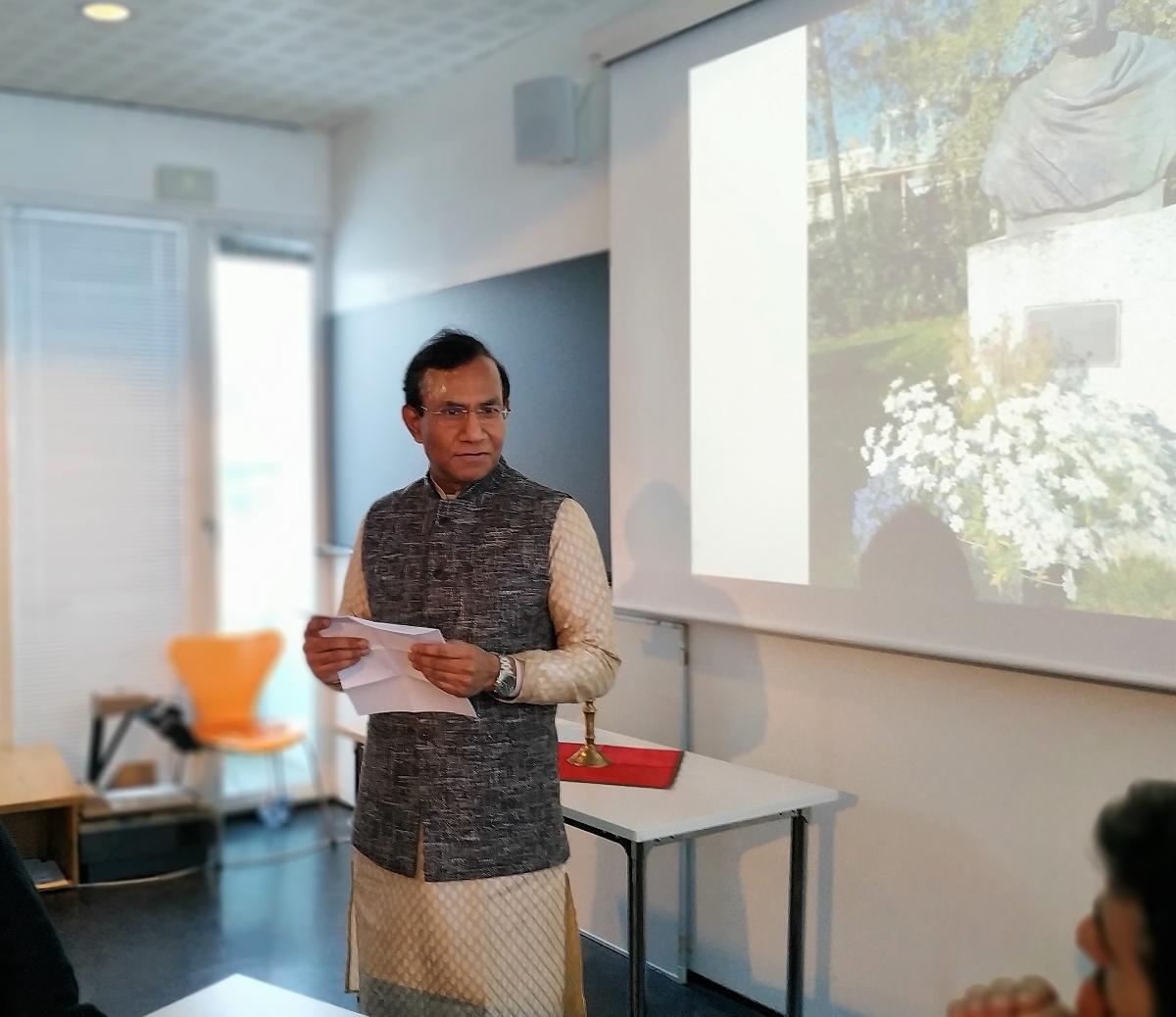 The Indian Ambassador Krishan Kumar visits CPS for Gandhi anniversary | UiT